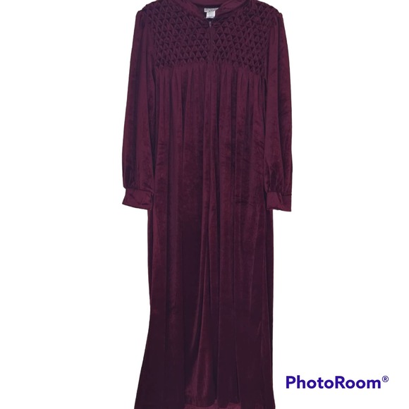 Saybury | Intimates & Sleepwear | Vintage Saybury Maroon Velvet Valour ...